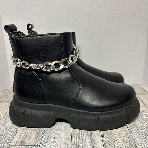 Lady Godiva | Shoes | Lady Godiva Black Chunky Chelsea Boots Chain Size ...